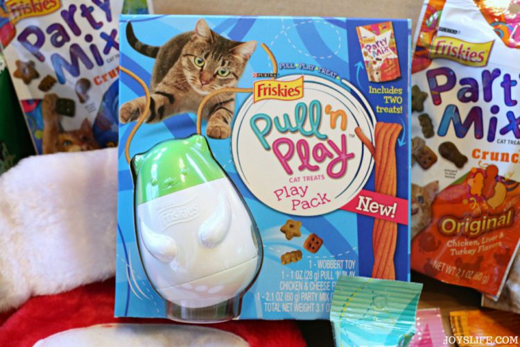 Friskies Pull ’n Play Combo Pack Giveaway - Joy's Life
